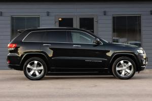 Melns Jeep Grand Cherokee 2015 Jelgava, ar dzinēja tilpumu 3.00 L un nobraukumu 230 tūkst. km par 14450 €, foto 7 vietnē AUTOMOTO.COM.LV