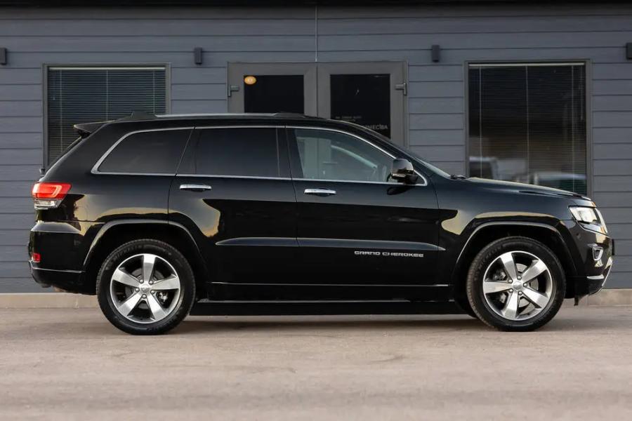 Melns Jeep Grand Cherokee 2015 Jelgava, ar dzinēja tilpumu 3.00 L un nobraukumu 230 tūkst. km par 14450 €, foto 7 vietnē AUTOMOTO.COM.LV