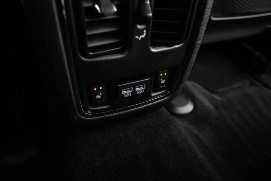 Melns Jeep Grand Cherokee 2015 Jelgava, ar dzinēja tilpumu 3.00 L un nobraukumu 230 tūkst. km par 14450 €, foto 13 vietnē AUTOMOTO.COM.LV