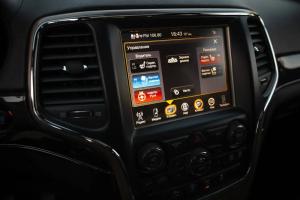 Melns Jeep Grand Cherokee 2015 Jelgava, ar dzinēja tilpumu 3.00 L un nobraukumu 230 tūkst. km par 14450 €, foto 16 vietnē AUTOMOTO.COM.LV