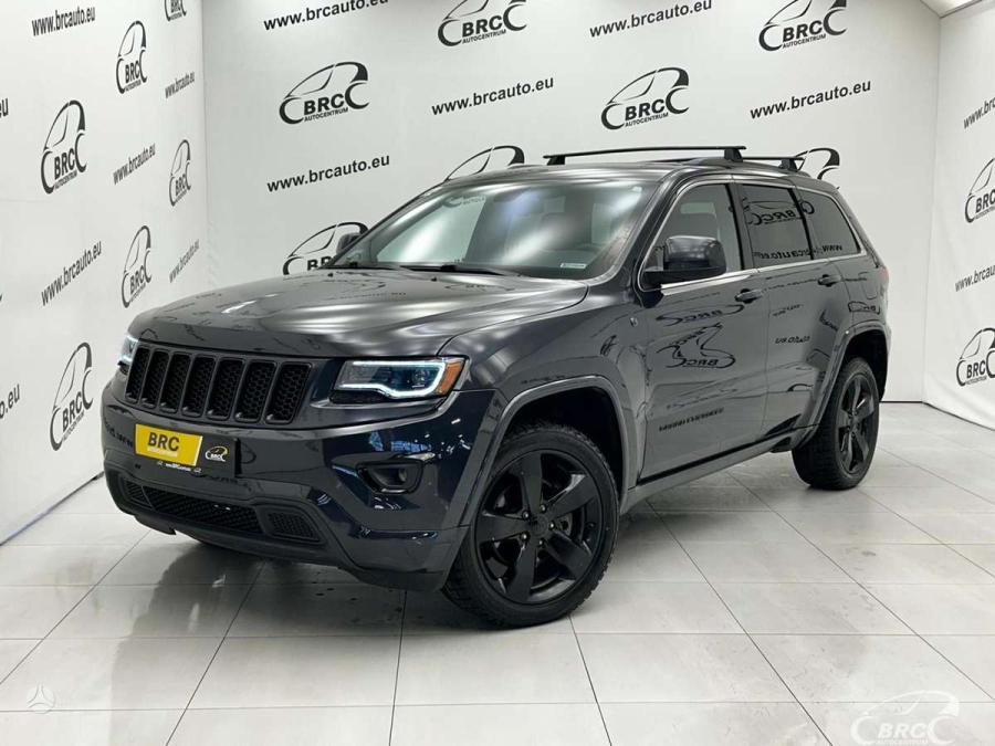 Black Jeep Grand Cherokee 2015 in Vilnius, with an engine capacity of 3.60 L and mileage of 310 thousand km for 10900 €, photo 1 on AUTOMOTO.COM.LV