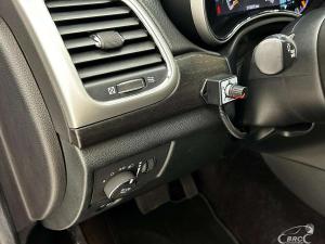 Black Jeep Grand Cherokee 2015 in Vilnius, with an engine capacity of 3.60 L and mileage of 310 thousand km for 10900 €, photo 7 on AUTOMOTO.COM.LV