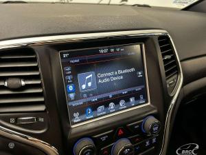 Black Jeep Grand Cherokee 2015 in Vilnius, with an engine capacity of 3.60 L and mileage of 310 thousand km for 10900 €, photo 9 on AUTOMOTO.COM.LV