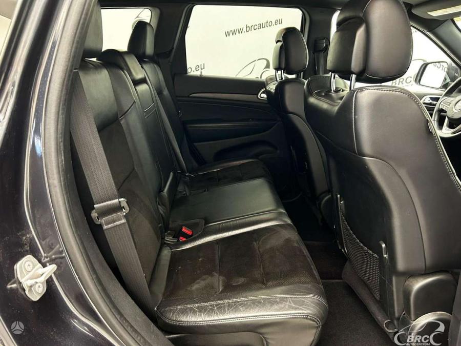 Black Jeep Grand Cherokee 2015 in Vilnius, with an engine capacity of 3.60 L and mileage of 310 thousand km for 10900 €, photo 11 on AUTOMOTO.COM.LV
