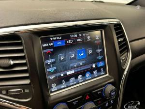 Black Jeep Grand Cherokee 2015 in Vilnius, with an engine capacity of 3.60 L and mileage of 310 thousand km for 10900 €, photo 25 on AUTOMOTO.COM.LV