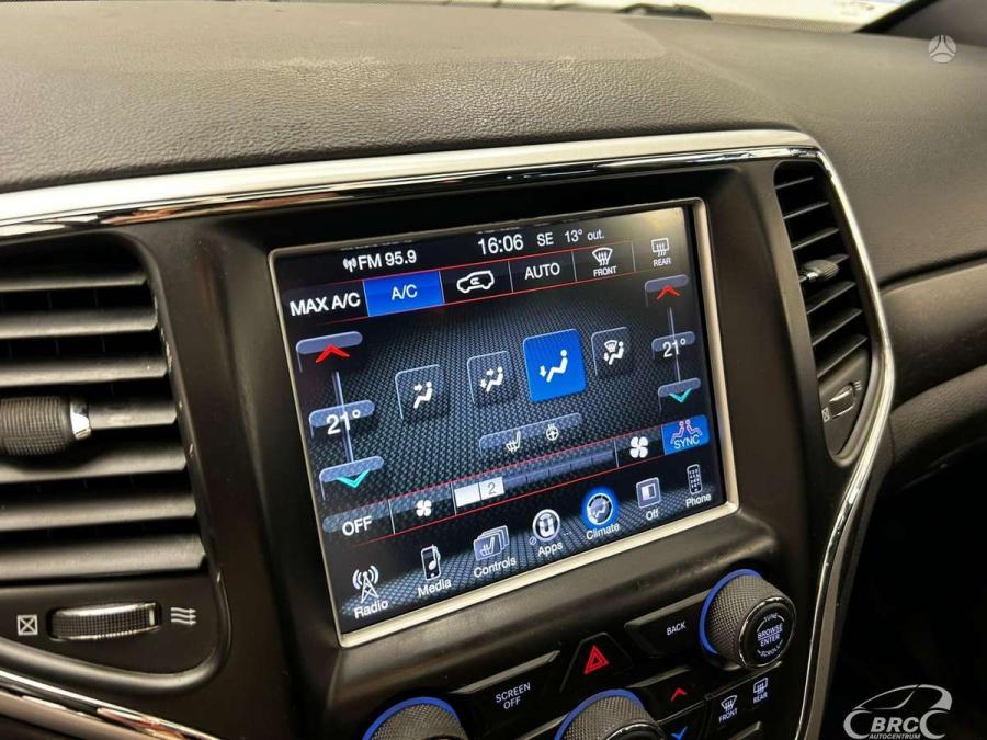 Black Jeep Grand Cherokee 2015 in Vilnius, with an engine capacity of 3.60 L and mileage of 310 thousand km for 10900 €, photo 25 on AUTOMOTO.COM.LV