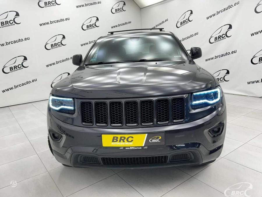 Black Jeep Grand Cherokee 2015 in Vilnius, with an engine capacity of 3.60 L and mileage of 310 thousand km for 10900 €, photo 29 on AUTOMOTO.COM.LV