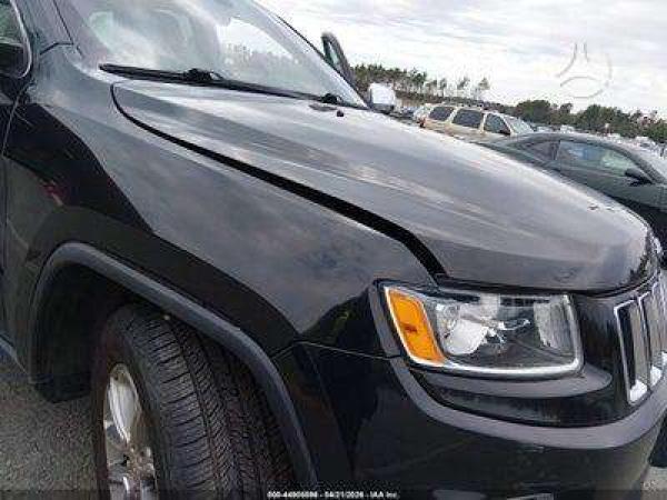 Melns Jeep Grand Cherokee 2015 Šauļi, ar dzinēja tilpumu 3.60 L un nobraukumu 260 tūkst. km par 4999 €, foto 3 vietnē AUTOMOTO.COM.LV
