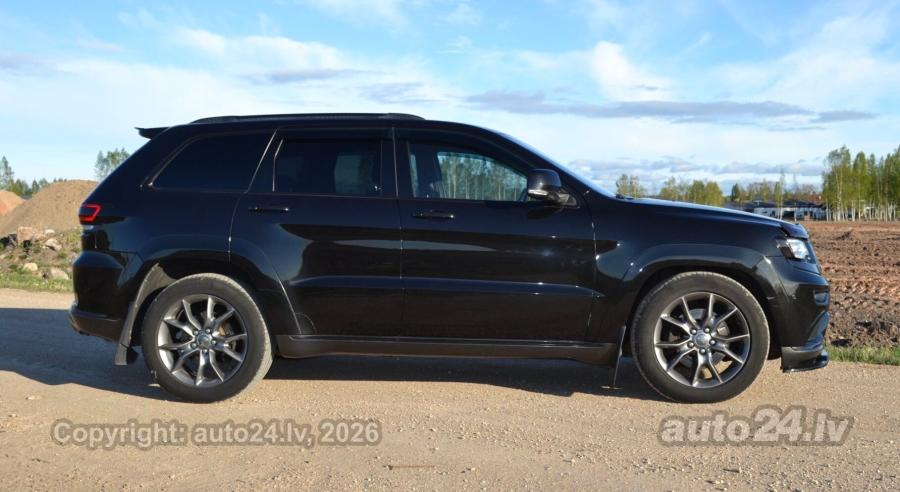 Melns Jeep Grand Cherokee 2015 Tallina, ar dzinēja tilpumu 3.00 L un nobraukumu 150 tūkst. km par 16499 €, foto 5 vietnē AUTOMOTO.COM.LV