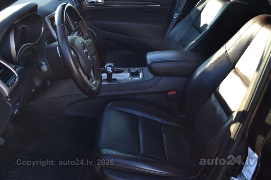Melns Jeep Grand Cherokee 2015 Tallina, ar dzinēja tilpumu 3.00 L un nobraukumu 150 tūkst. km par 16499 €, foto 14 vietnē AUTOMOTO.COM.LV