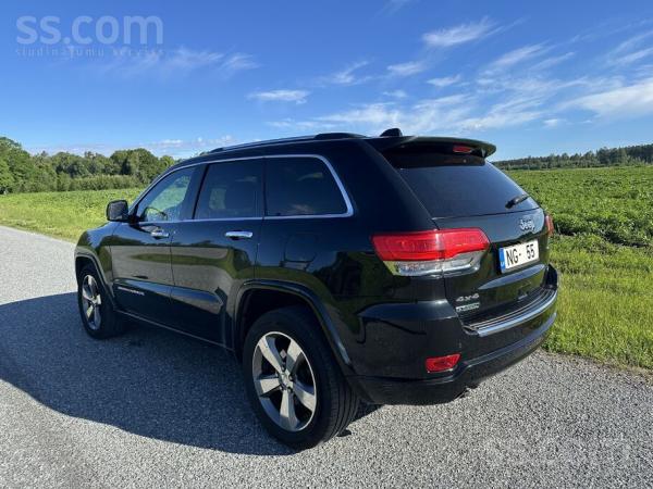 Black Jeep Grand Cherokee 2015 in Riga, with an engine capacity of 3.00 L and mileage of 250 thousand km for 11000 €, photo 3 on AUTOMOTO.COM.LV