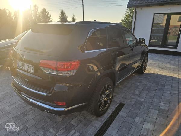 Black Jeep Grand Cherokee 2015 in Mazeikiai, with an engine capacity of 3.00 L and mileage of 250 thousand km for 14500 €, photo 4 on AUTOMOTO.COM.LV