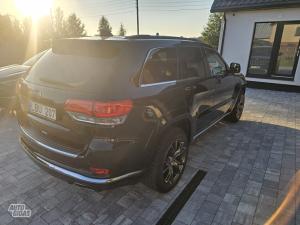 Black Jeep Grand Cherokee 2015 in Mazeikiai, with an engine capacity of 3.00 L and mileage of 250 thousand km for 14500 €, photo 5 on AUTOMOTO.COM.LV