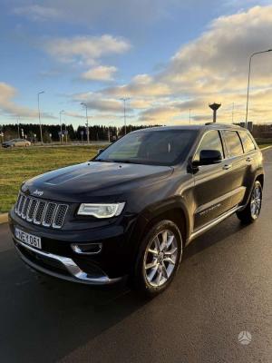 Black Jeep Grand Cherokee 2015 in Gargzdai, with an engine capacity of 2.99 L and mileage of 160 thousand km for 15900 €, photo 3 on AUTOMOTO.COM.LV