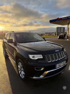 Black Jeep Grand Cherokee 2015 in Gargzdai, with an engine capacity of 2.99 L and mileage of 160 thousand km for 15900 €, photo 4 on AUTOMOTO.COM.LV