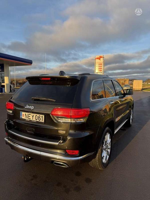 Melns Jeep Grand Cherokee 2015 Gargždai, ar dzinēja tilpumu 2.99 L un nobraukumu 160 tūkst. km par 15900 €, foto 4 vietnē AUTOMOTO.COM.LV