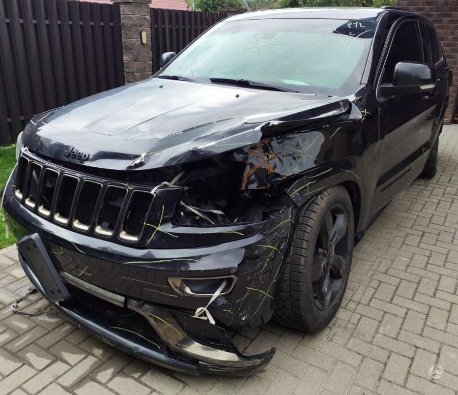 Melns Jeep Grand Cherokee 2015 Viļņa, ar dzinēja tilpumu 3.60 L un nobraukumu 245 tūkst. km par 6200 €, foto 3 vietnē AUTOMOTO.COM.LV