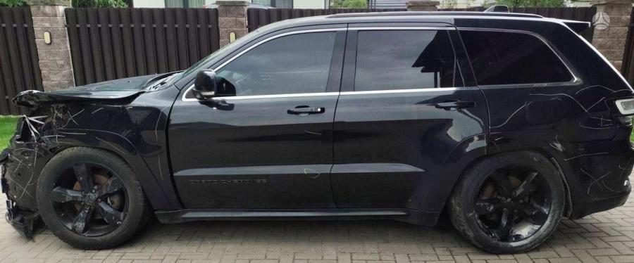 Melns Jeep Grand Cherokee 2015 Viļņa, ar dzinēja tilpumu 3.60 L un nobraukumu 245 tūkst. km par 6200 €, foto 4 vietnē AUTOMOTO.COM.LV