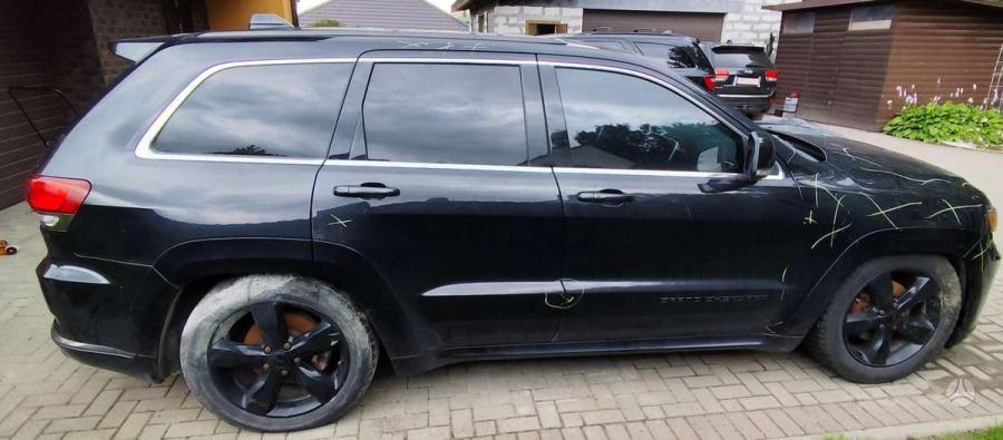 Melns Jeep Grand Cherokee 2015 Viļņa, ar dzinēja tilpumu 3.60 L un nobraukumu 245 tūkst. km par 6200 €, foto 7 vietnē AUTOMOTO.COM.LV