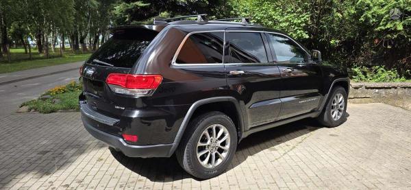 Black Jeep Grand Cherokee 2015 in Klaipeda, with an engine capacity of 3.60 L and mileage of 310 thousand km for 7900 €, photo 5 on AUTOMOTO.COM.LV