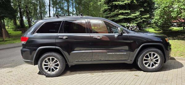 Black Jeep Grand Cherokee 2015 in Klaipeda, with an engine capacity of 3.60 L and mileage of 310 thousand km for 7900 €, photo 6 on AUTOMOTO.COM.LV