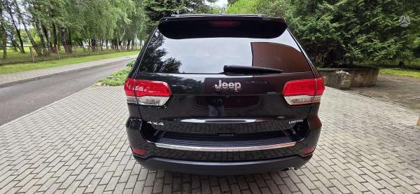 Black Jeep Grand Cherokee 2015 in Klaipeda, with an engine capacity of 3.60 L and mileage of 310 thousand km for 7900 €, photo 9 on AUTOMOTO.COM.LV