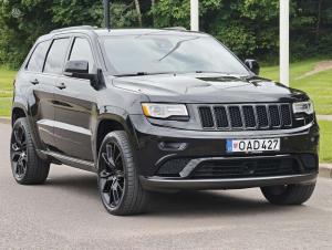 Black Jeep Grand Cherokee 2015 in Vilnius, with an engine capacity of 5.70 L and mileage of 156 thousand km for 20500 €, photo  on AUTOMOTO.COM.LV