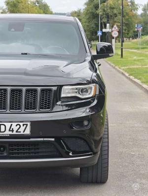 Melns Jeep Grand Cherokee 2015 Viļņa, ar dzinēja tilpumu 5.70 L un nobraukumu 156 tūkst. km par 20500 €, foto 4 vietnē AUTOMOTO.COM.LV