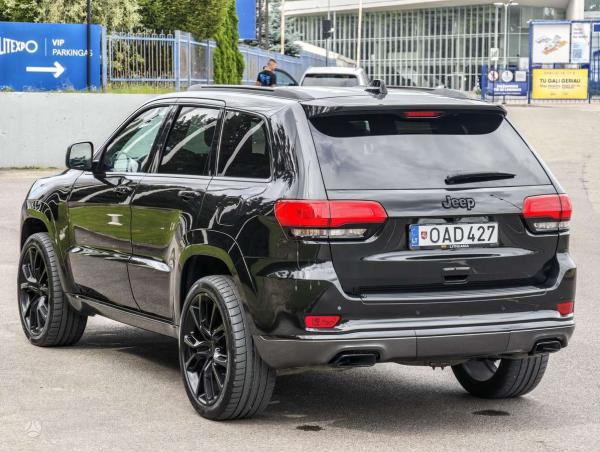 Melns Jeep Grand Cherokee 2015 Viļņa, ar dzinēja tilpumu 5.70 L un nobraukumu 156 tūkst. km par 20500 €, foto 6 vietnē AUTOMOTO.COM.LV