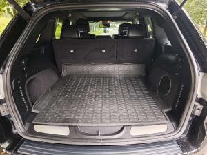 Melns Jeep Grand Cherokee 2015 Viļņa, ar dzinēja tilpumu 5.70 L un nobraukumu 156 tūkst. km par 20500 €, foto 11 vietnē AUTOMOTO.COM.LV