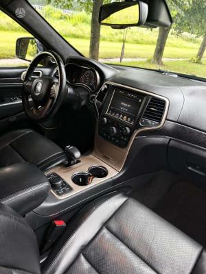 Melns Jeep Grand Cherokee 2015 Viļņa, ar dzinēja tilpumu 5.70 L un nobraukumu 156 tūkst. km par 20500 €, foto 13 vietnē AUTOMOTO.COM.LV