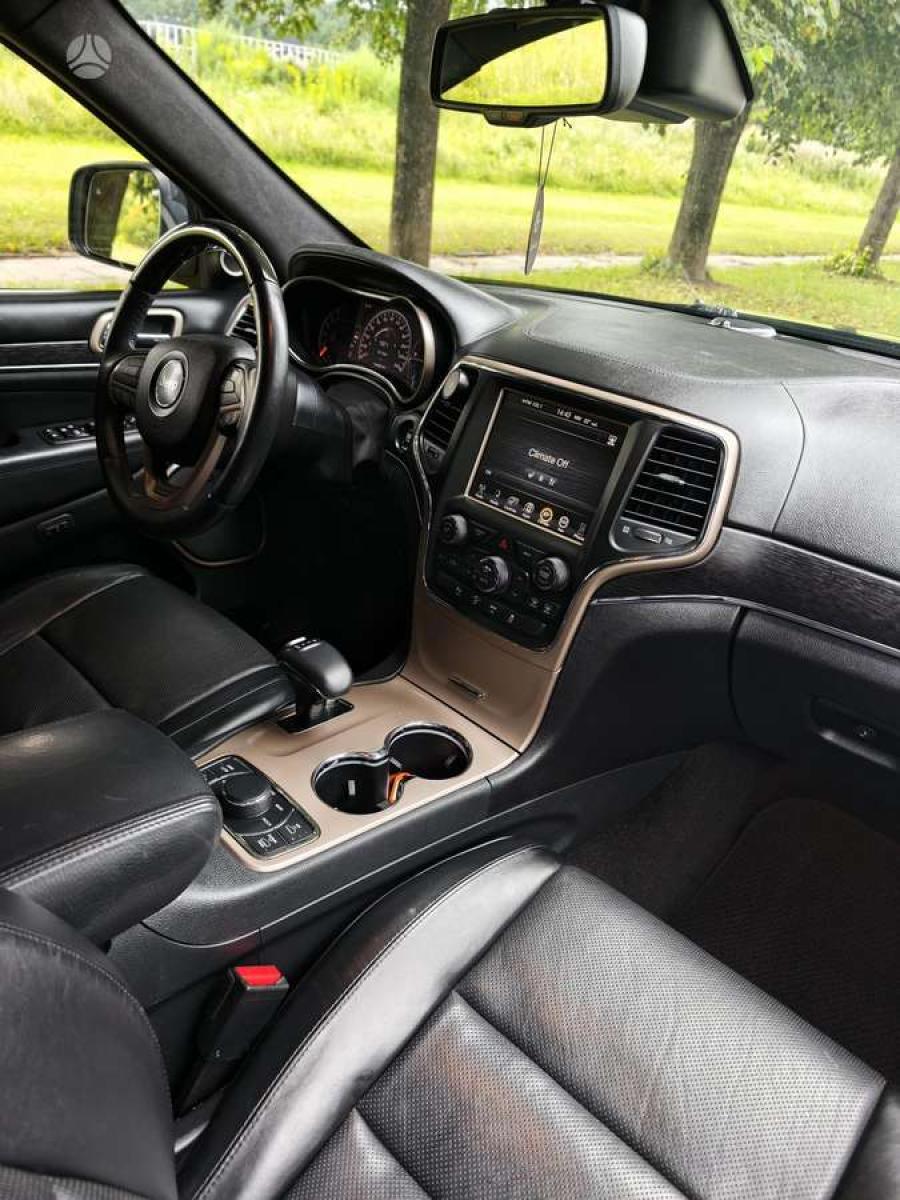 Melns Jeep Grand Cherokee 2015 Viļņa, ar dzinēja tilpumu 5.70 L un nobraukumu 156 tūkst. km par 20500 €, foto 13 vietnē AUTOMOTO.COM.LV