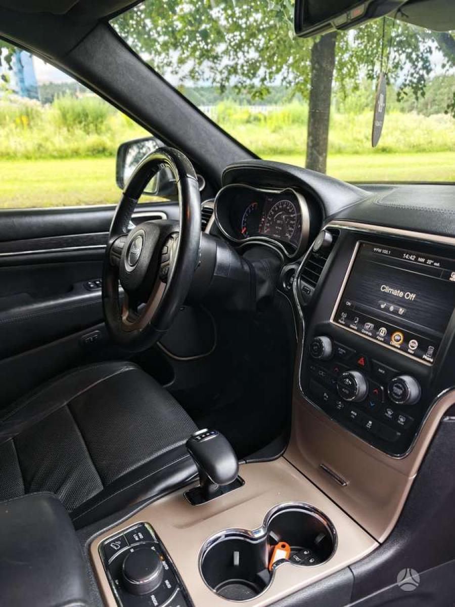 Melns Jeep Grand Cherokee 2015 Viļņa, ar dzinēja tilpumu 5.70 L un nobraukumu 156 tūkst. km par 20500 €, foto 14 vietnē AUTOMOTO.COM.LV