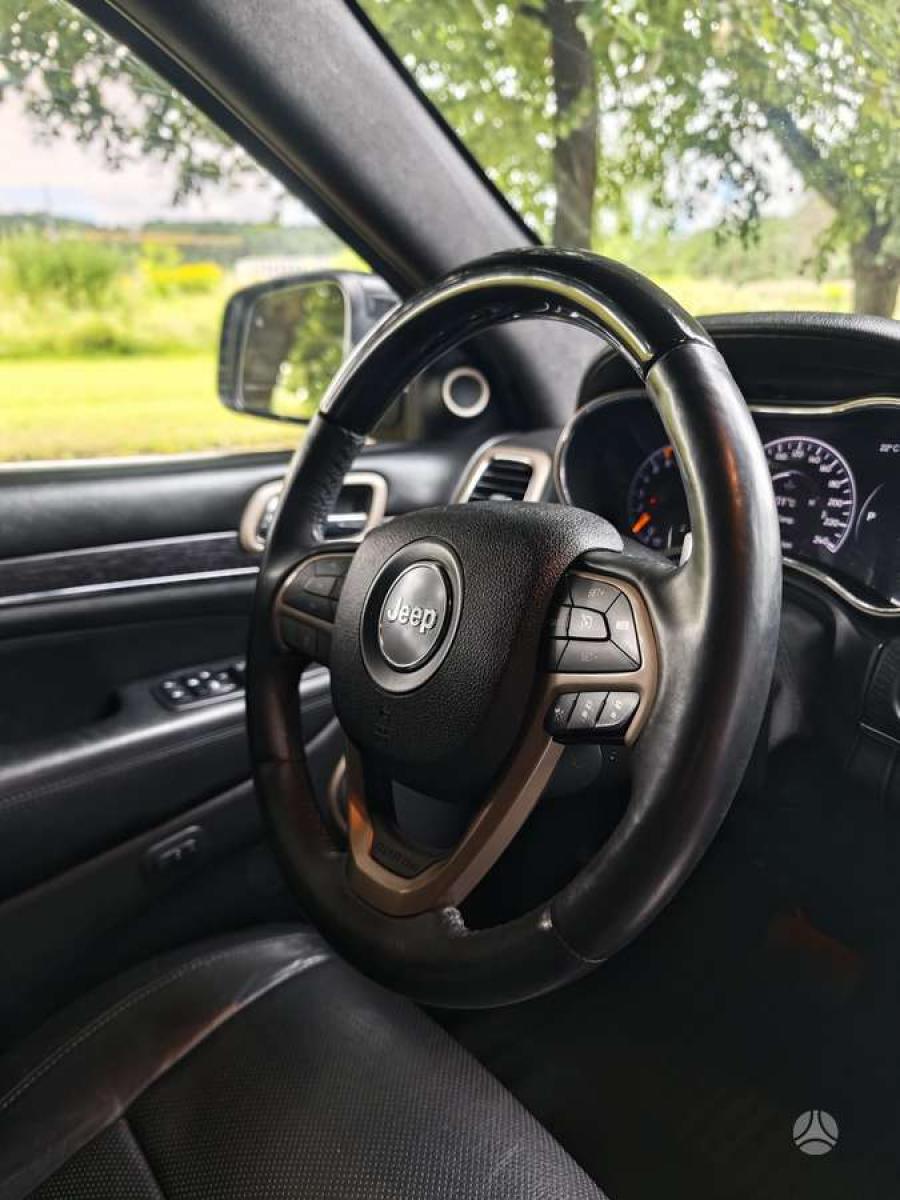 Melns Jeep Grand Cherokee 2015 Viļņa, ar dzinēja tilpumu 5.70 L un nobraukumu 156 tūkst. km par 20500 €, foto 15 vietnē AUTOMOTO.COM.LV