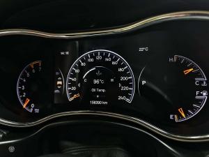 Melns Jeep Grand Cherokee 2015 Viļņa, ar dzinēja tilpumu 5.70 L un nobraukumu 156 tūkst. km par 20500 €, foto 30 vietnē AUTOMOTO.COM.LV