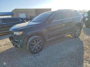 Black Jeep Grand Cherokee 2015 in Klaipeda, with an engine capacity of 3.60 L and mileage of 288 thousand km for 6500 €, photo  on AUTOMOTO.COM.LV