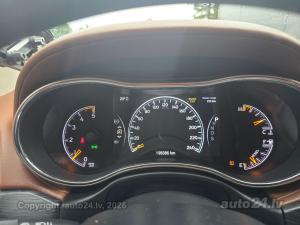 Melns Jeep Grand Cherokee 2015 Tallina, ar dzinēja tilpumu 2.99 L un nobraukumu 196 tūkst. km par 17500 €, foto  vietnē AUTOMOTO.COM.LV