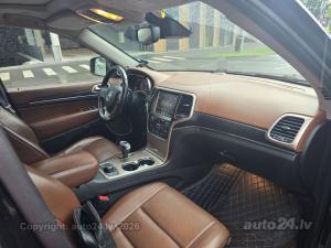 Melns Jeep Grand Cherokee 2015 Tallina, ar dzinēja tilpumu 2.99 L un nobraukumu 196 tūkst. km par 17500 €, foto 4 vietnē AUTOMOTO.COM.LV