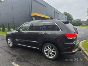 Melns Jeep Grand Cherokee 2015 Tallina, ar dzinēja tilpumu 2.99 L un nobraukumu 196 tūkst. km par 17500 €, foto 8 vietnē AUTOMOTO.COM.LV