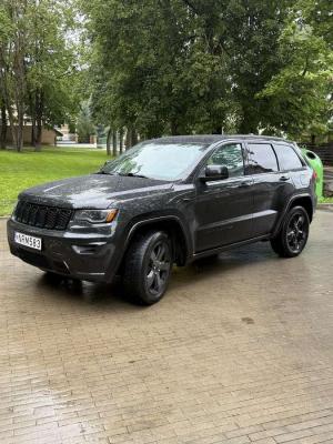 Black Jeep Grand Cherokee 2015 in Siauliai, with an engine capacity of 3.60 L and mileage of 277 thousand km for 14600 €, photo  on AUTOMOTO.COM.LV