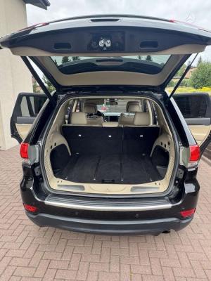 Black Jeep Grand Cherokee 2015 in Vilnius, with an engine capacity of 3.60 L and mileage of 285 thousand km for 11900 €, photo 13 on AUTOMOTO.COM.LV