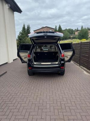 Black Jeep Grand Cherokee 2015 in Vilnius, with an engine capacity of 3.60 L and mileage of 285 thousand km for 11900 €, photo 14 on AUTOMOTO.COM.LV