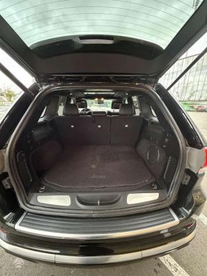 Melns Jeep Grand Cherokee 2015 Klaipėda, ar dzinēja tilpumu 5.70 L un nobraukumu 222 tūkst. km par 19800 €, foto 6 vietnē AUTOMOTO.COM.LV