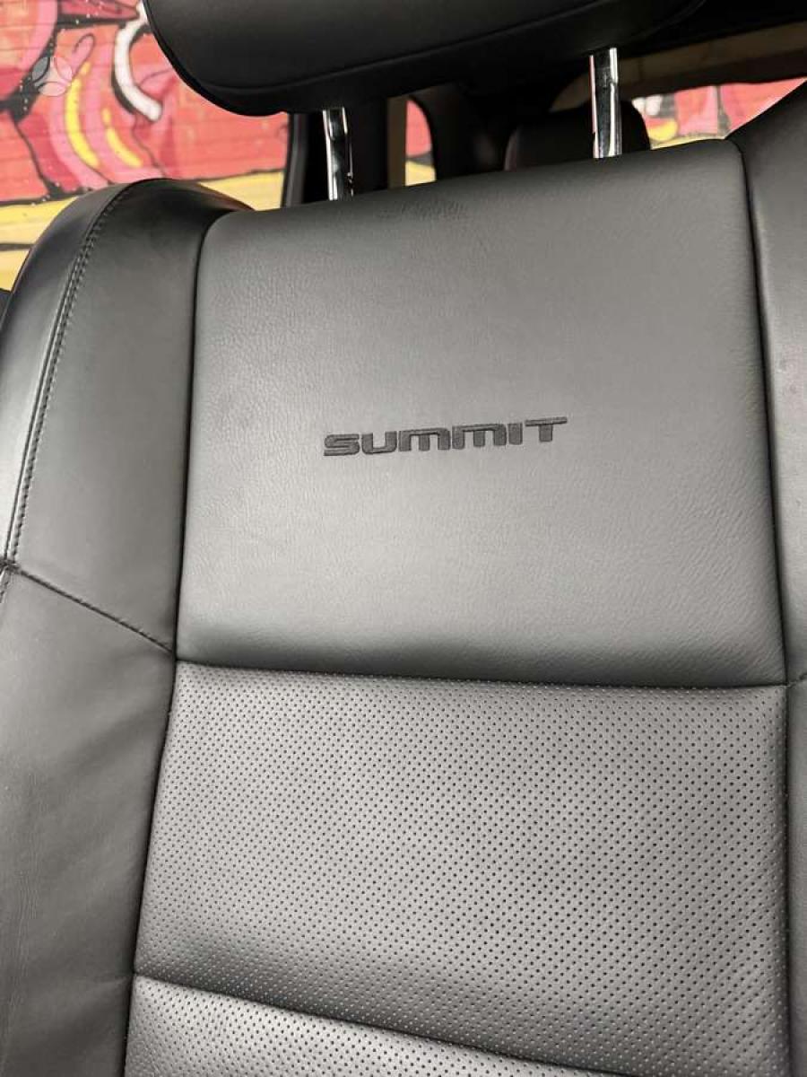 Melns Jeep Grand Cherokee 2015 Klaipėda, ar dzinēja tilpumu 5.70 L un nobraukumu 222 tūkst. km par 19800 €, foto 10 vietnē AUTOMOTO.COM.LV