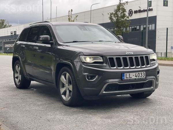 Melns Jeep Grand Cherokee 2015 Rīga, ar dzinēja tilpumu 3.00 L un nobraukumu 291 tūkst. km par 11300 €, foto 3 vietnē AUTOMOTO.COM.LV
