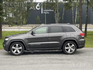 Black Jeep Grand Cherokee 2015 in Riga, with an engine capacity of 3.00 L and mileage of 291 thousand km for 11300 €, photo 8 on AUTOMOTO.COM.LV