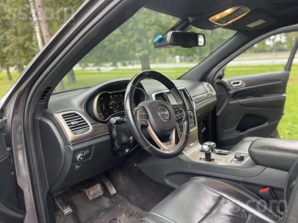 Melns Jeep Grand Cherokee 2015 Rīga, ar dzinēja tilpumu 3.00 L un nobraukumu 291 tūkst. km par 11300 €, foto 11 vietnē AUTOMOTO.COM.LV