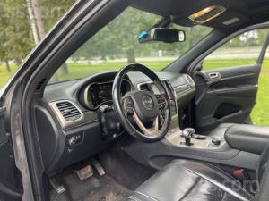 Black Jeep Grand Cherokee 2015 in Riga, with an engine capacity of 3.00 L and mileage of 291 thousand km for 11300 €, photo 11 on AUTOMOTO.COM.LV