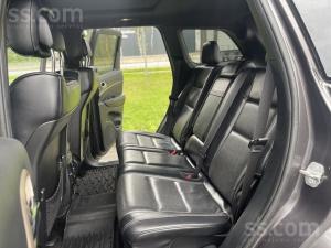 Black Jeep Grand Cherokee 2015 in Riga, with an engine capacity of 3.00 L and mileage of 291 thousand km for 11300 €, photo 12 on AUTOMOTO.COM.LV