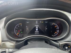 Black Jeep Grand Cherokee 2015 in Riga, with an engine capacity of 3.00 L and mileage of 291 thousand km for 11300 €, photo 28 on AUTOMOTO.COM.LV